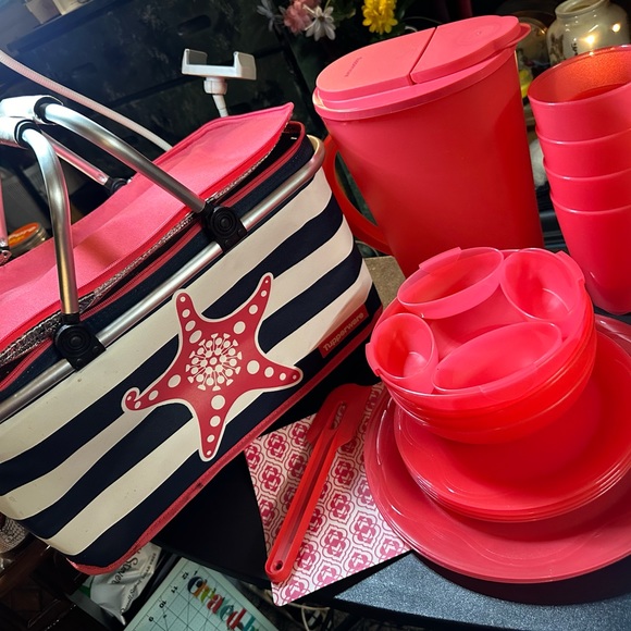 Tupperware | Other | Vintage Collapsible Tupperware Picnic Basket ...